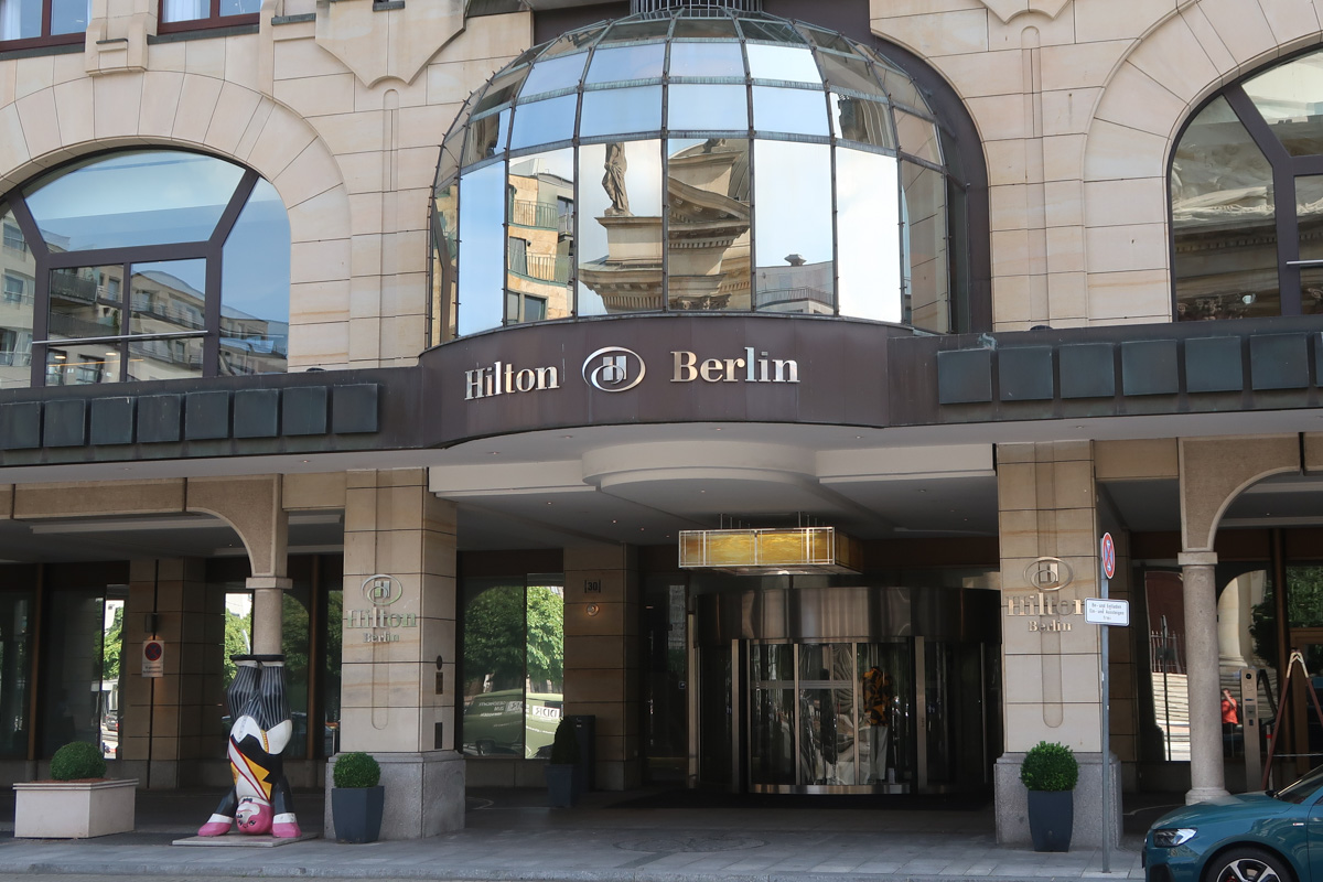 Hilton Berlin Flyctory Hilton Berlin Flyctory